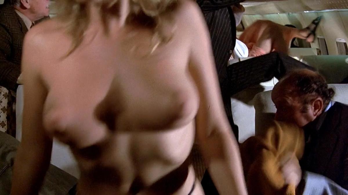 Kitten Natividad Desnuda En Airplane
