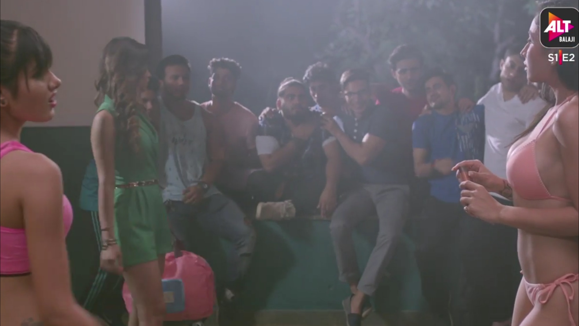 Katie Iqbal Desnuda En Ragini Mms Returns